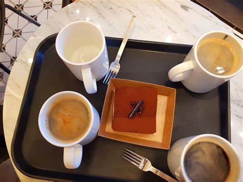 내가 들고 있는 찻잔이 바로 나다