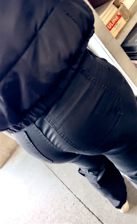 Phat Booty Latina Worker Bonus Pic OC Tight Jeans Forum