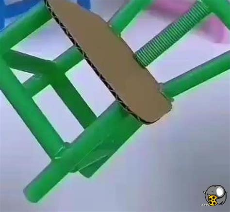 🔹نحوه ساخت اسباب بازی دست ساز با مقوا و نی فیلو