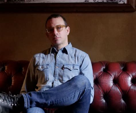 Video Sam Barron “karaoke Queen” Americana Uk