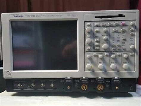 Tektronix Tds7404b Digital Phosphor Oscilloscope