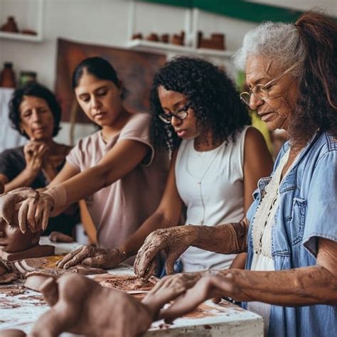 Free Pottery Class Creation Image Pottery Women Creativity