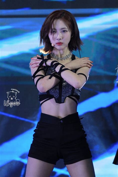 Yoohyeon 230507 In 2025 Dream Catcher Kpop Girls Hoodie Roblox