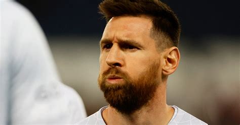 Los Silbidos De Los Fanáticos Del Psg A Messi En Medio De Los Rumores