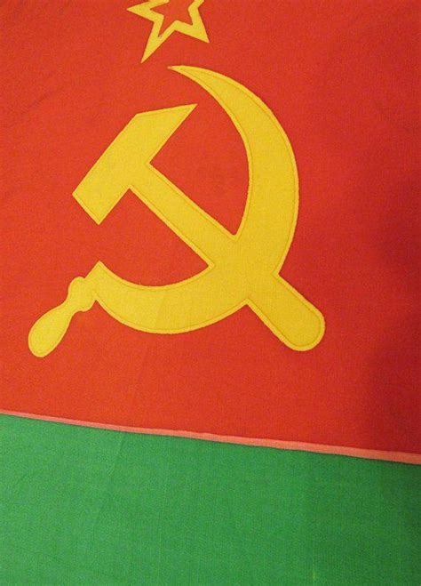 Red Green Flag Logo Logodix