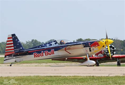 The Aero Experience Eaa Airventure Oshkosh 2019 Airshows Red Bull