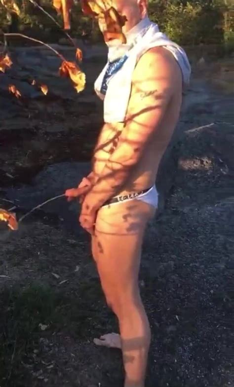 Hot Men Pissing Outside Thisvid Com