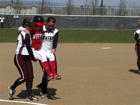 Mallory Holtman And Liz Wallace Musial Awards