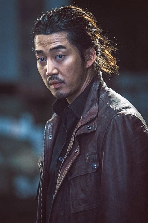 범죄도시 윤계상이 입은 자켓and코트 정보 아는사람 패션 에펨코리아