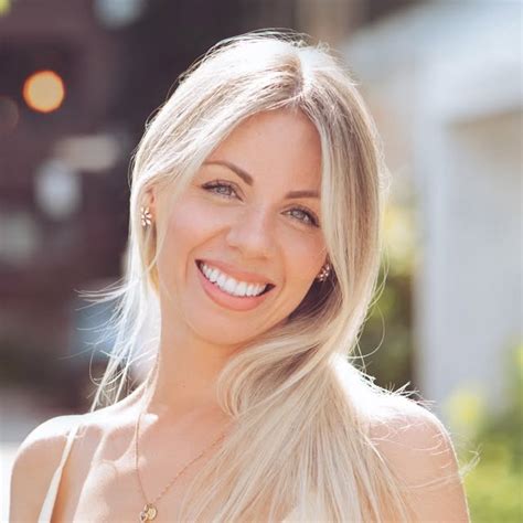 A V R I L M A G A Z I N E Avril Magazine Threads Say More