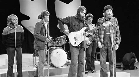 Is Ray Pohlman Using 6 String Bass Or Normal P Bass On I Just Wasnt Made For These Times R