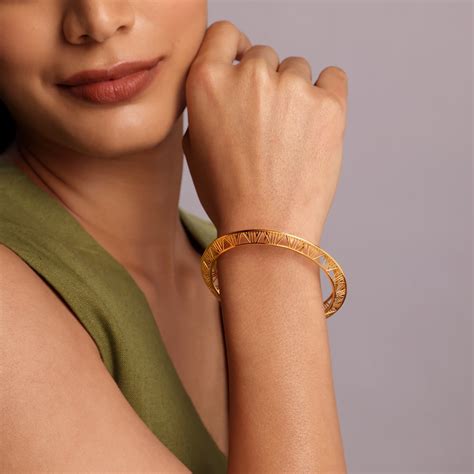 Gold Bangle For Women Mia By Tanishq Bangle Online Tanishq Online Store