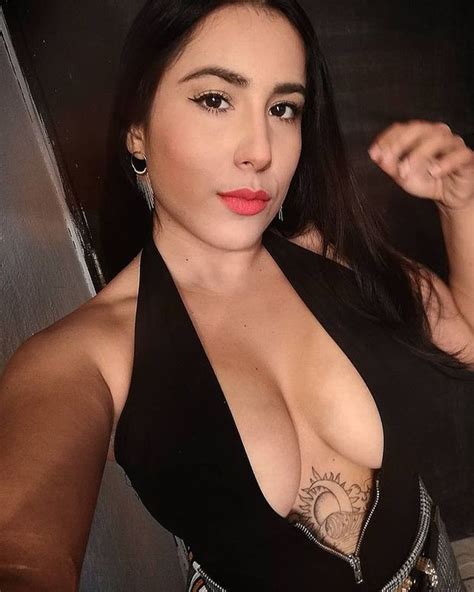 Cleavage Camarde69