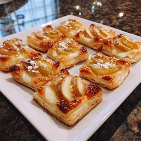 Sweet Apple And Creamy Brie Bites