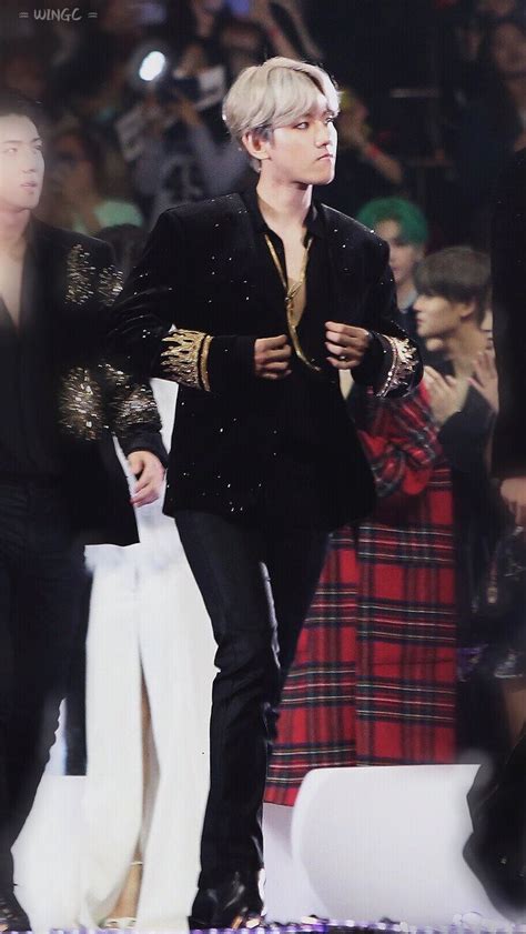 Erisu M adlı kullanıcının Byun Baek Hyun panosundaki Pin