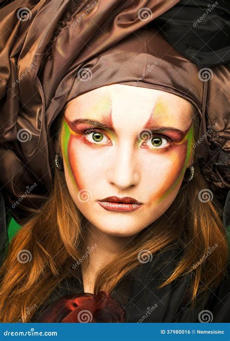 Ritratto Della Giovane Signora Fotografia Stock Immagine Di Adulto Modo