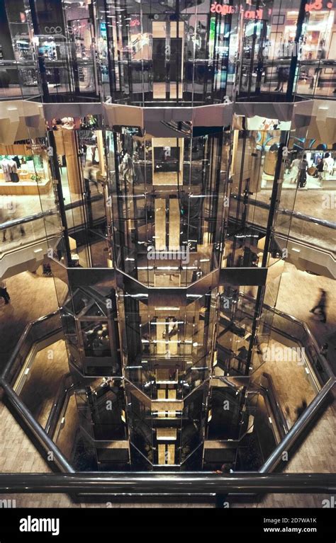Elevator Mall