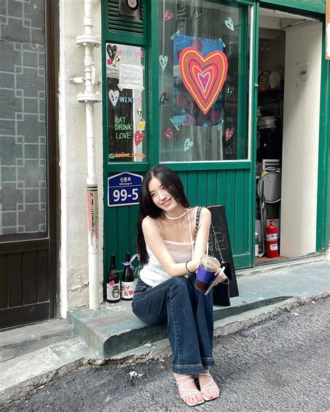 Park Jeong Hyeons Feet