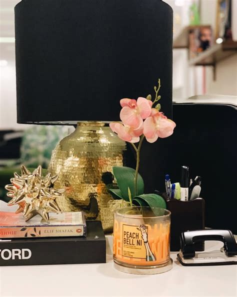 23 Stunning Office Table Decor Ideas To Inspire Your Workspace Pink