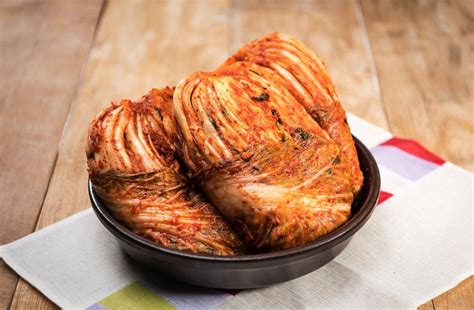 김치 꿈 해몽 23가지 담그는 담는 써는 먹는 주는 파는 꿈 총각 파 상한 열무 김치 깍두기 김치전 볶음밥 김장하는 꿈 지식 코리아