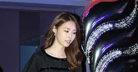 [포토엔]이연희짧아도 너무 짧은 초미니에 드러난 각선미