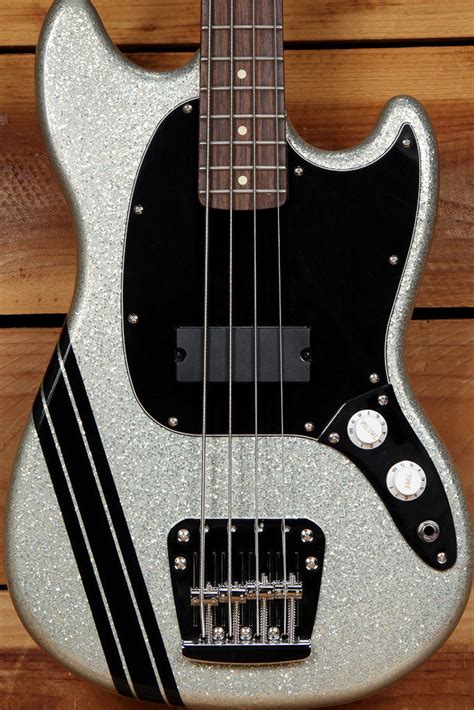 Fender Mustang Bass Mikey Way