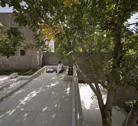 A House Between Two Walnuts Kav Architects Archdaily México