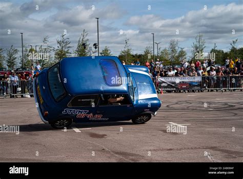 Stunt car -Fotos und -Bildmaterial in hoher Auflösung – Alamy