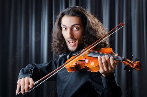 악기를 연주하는 바이올린 연주자 사진 배경 및 무료 다운로드를위한 그림 Pngtree