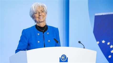 Президентът на ЕЦБ поздрави България за положителните доклади за еврото Nova