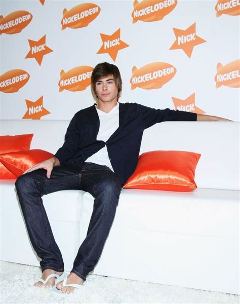 Literally Just A Bunch Of Celebrity Outfits From 2007 That Will Make