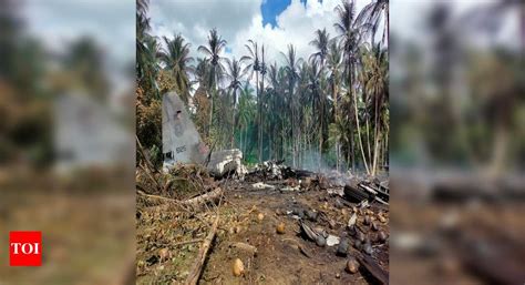 Philippines Plane Crash Philippine Military Plane Crashes 17 Dead 40