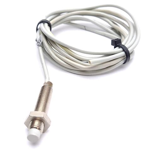 Micro Detectors Ae1 An 4a Inductive Proximity Sensor 4mm Range ø8mm Next Day Automation