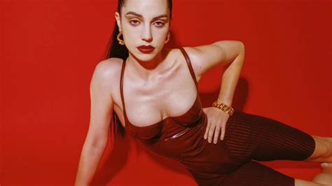 Adelaide Kane Nude Selfie Photos OnlyFans Leaked Nudes