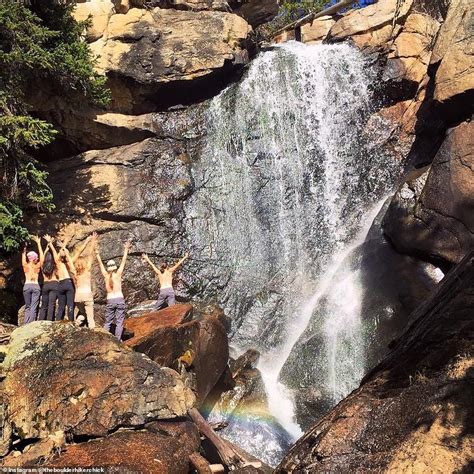 Women Pose Topless On Public Hiking Trails In Growing Trend Daily