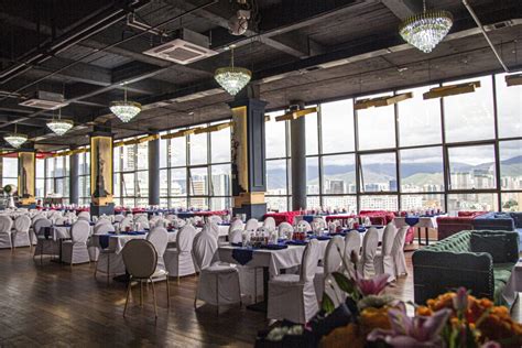 Баянхонгор аймгийн Засаг дарга Д Мөнхсайхан бусдад давуу байдал бий болгож Авлигын эсрэг хууль