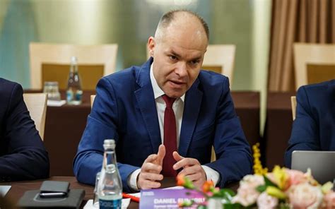 Daniel Funeriu Gândirea înainte De A Fi Critică Trebuie Să Existe Q Magazine