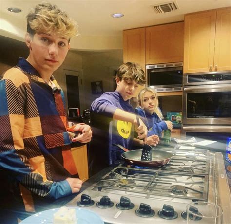 Pin By Charlie Jones On Coco And Gavin Loren Gray Quinn Coco