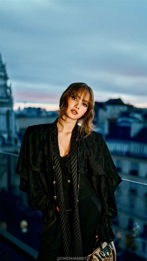 Lisa Louis Vuitton Fw25 Wallpaper