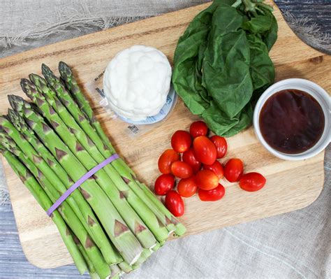 Grilled Asparagus Caprese Salad
