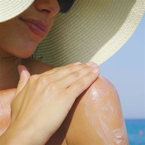 5 Sai Lầm Chết Người Khi Dùng Kem Chống Nắng Cần Tránh Trong Mùa Hè Số 1 Làm Tăng Nguy Cơ Ung
