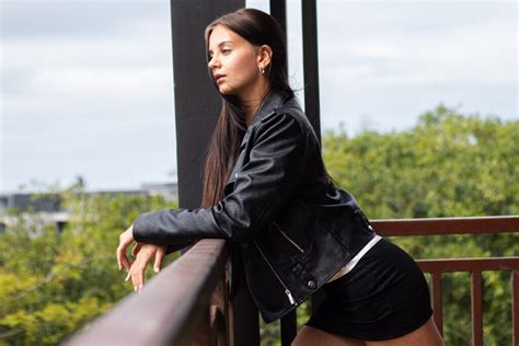 Hailey F Simply Models