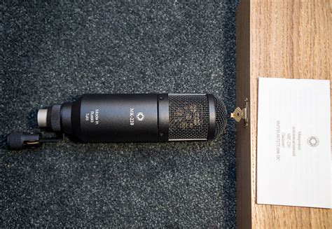 Oktava MK-220 | Reverb