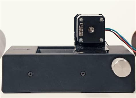 Make Your Own Automatic 35mm Film Scanner Using An Arduino Nano And Python