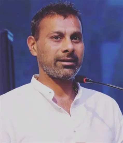 Book Praveen Kumar Online Artist And Celebrity Management Company