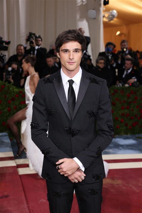 Jacob Elordi è Elvis Presley Nel Film Di Sofia Coppola Amica