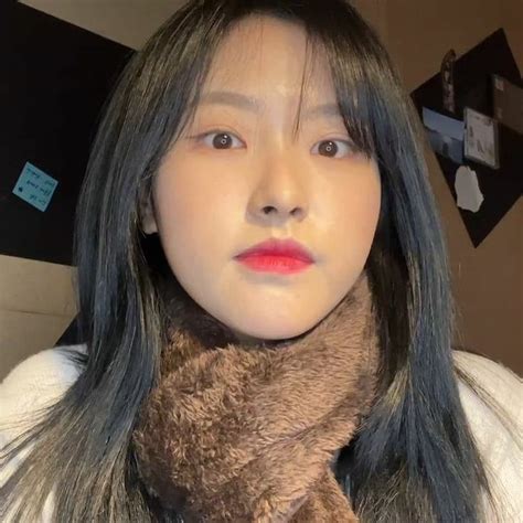 adlı kullanıcının ੭ 이달의 소녀 loona panosundaki Pin