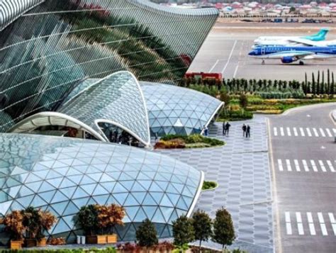 В бакинском аэропорту упал грузовой кран есть погибший — Haqqin