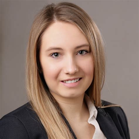 Natascha Hoffmann Vrm And Media Production Managerin Deutsche Bank Ag