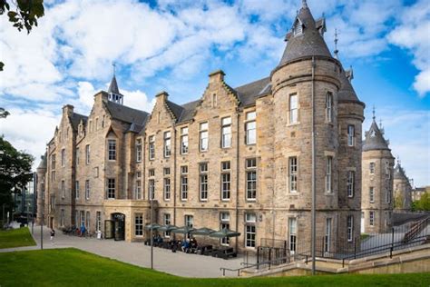 Canopy Kitchen And Courtyard Itison